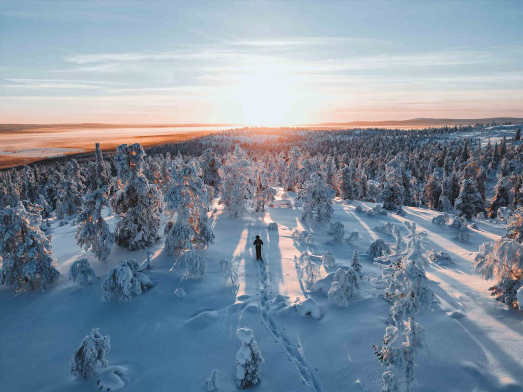 Lapland Travel | Rovaniemi - Erlebe die Magie des Santa Claus Village